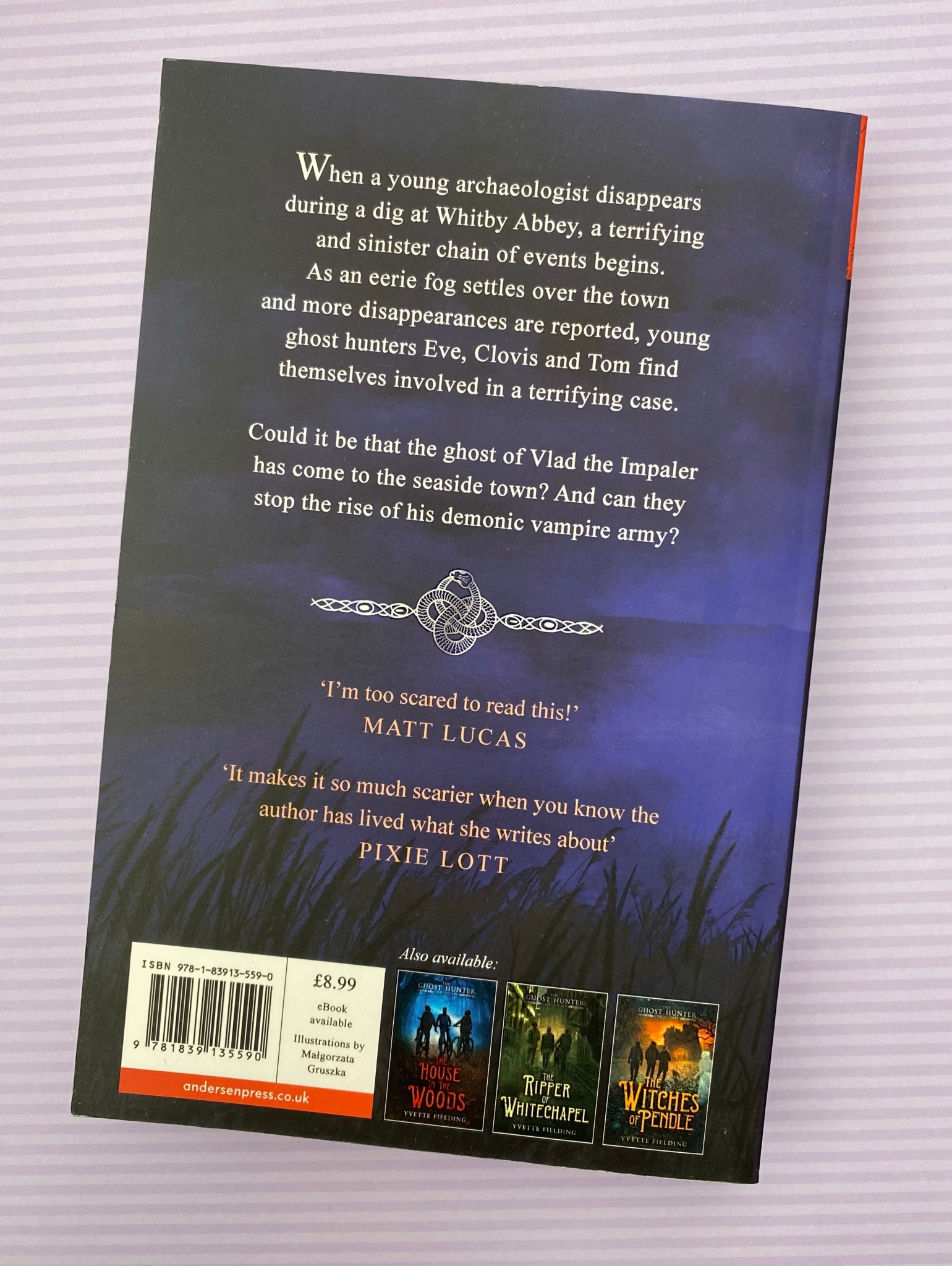 The Vampire of Whitby Yvette Fielding – Bookread2day